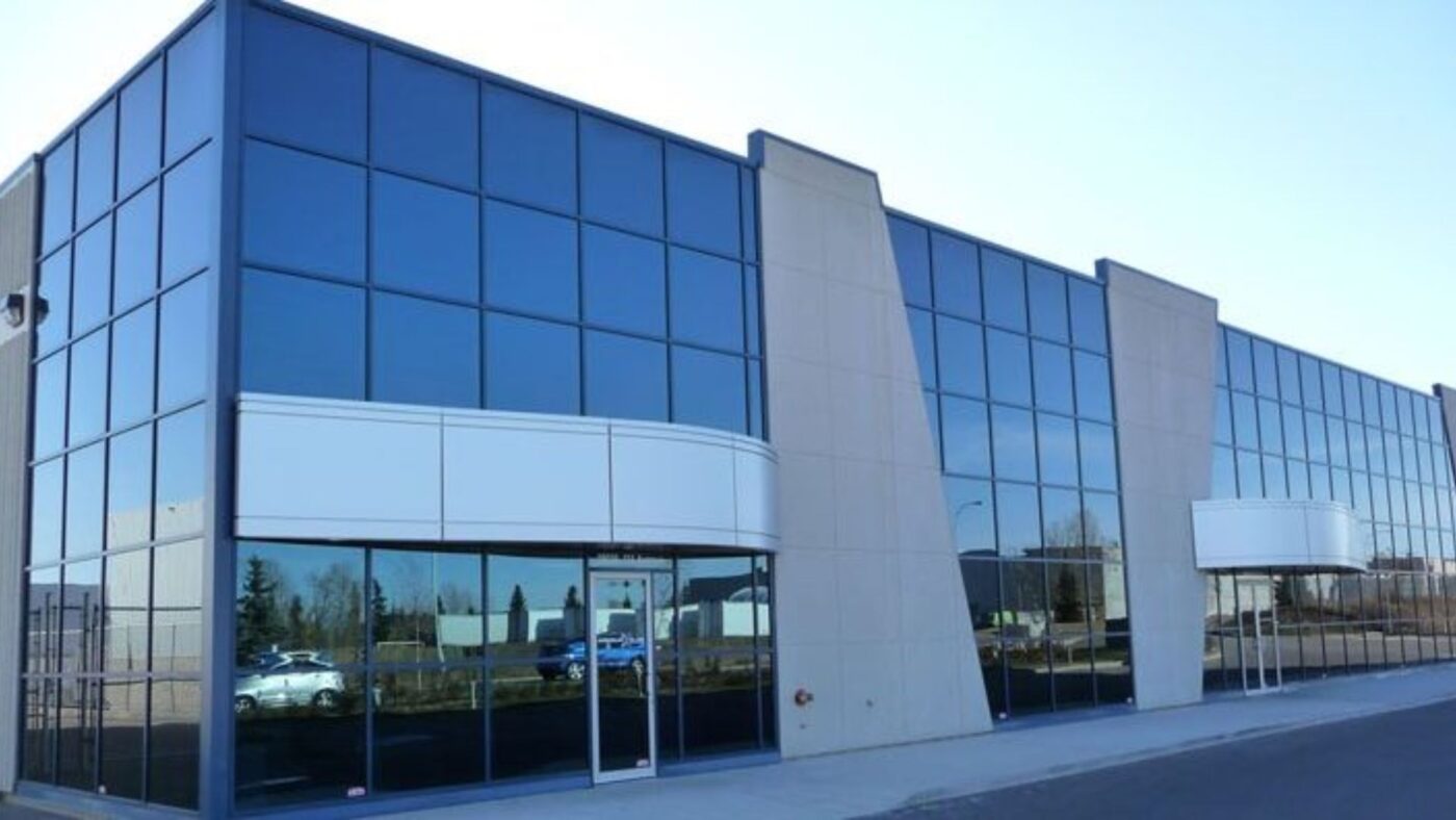 How Can I Find Reputable Glass Companies Near Me?