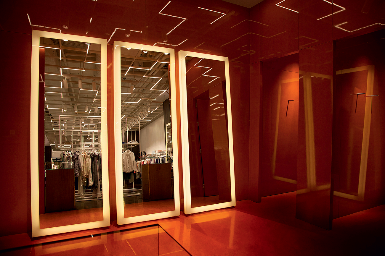 Where Can You Find the Best Mirror Shops?